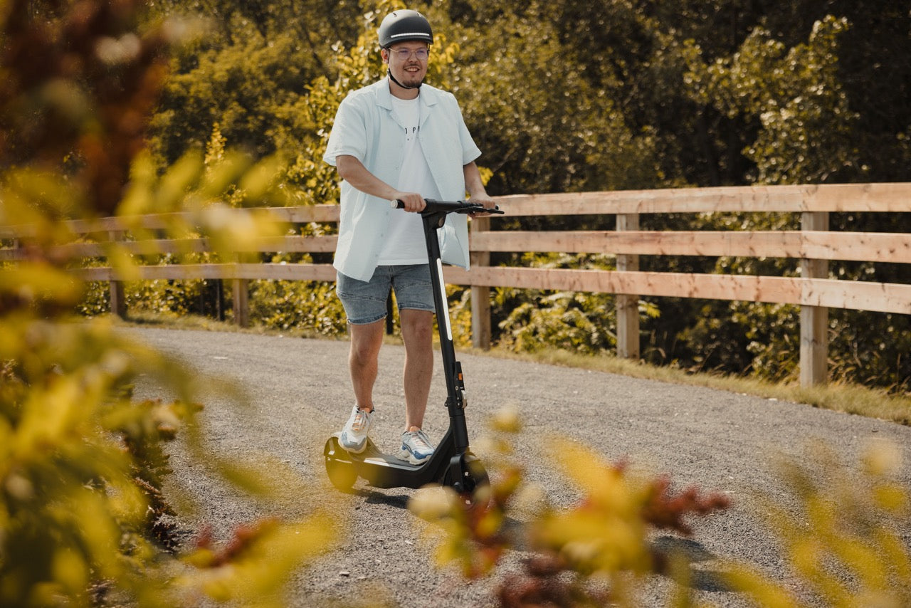 Introducing the Future of Urban Mobility: The Apollo Go Electric Scoot