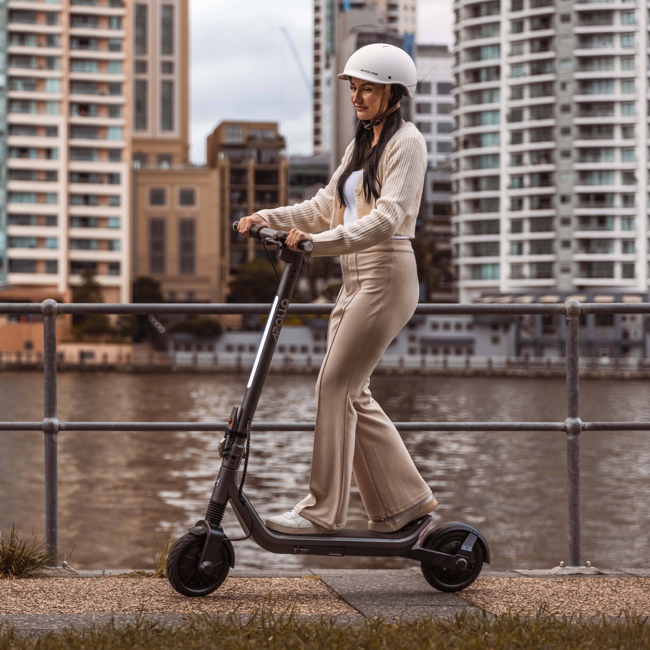 Apollo Go 2024 | Dual-Motor Commuter Electric Scooter | Apollo Canada